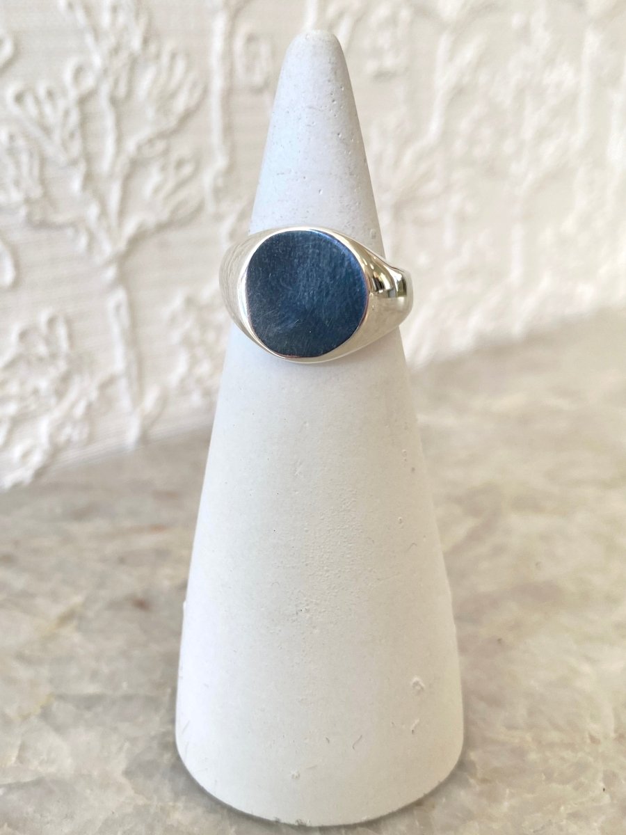 Sterling Silver Circle Signet Ring (High Polish) – Made X Hudson