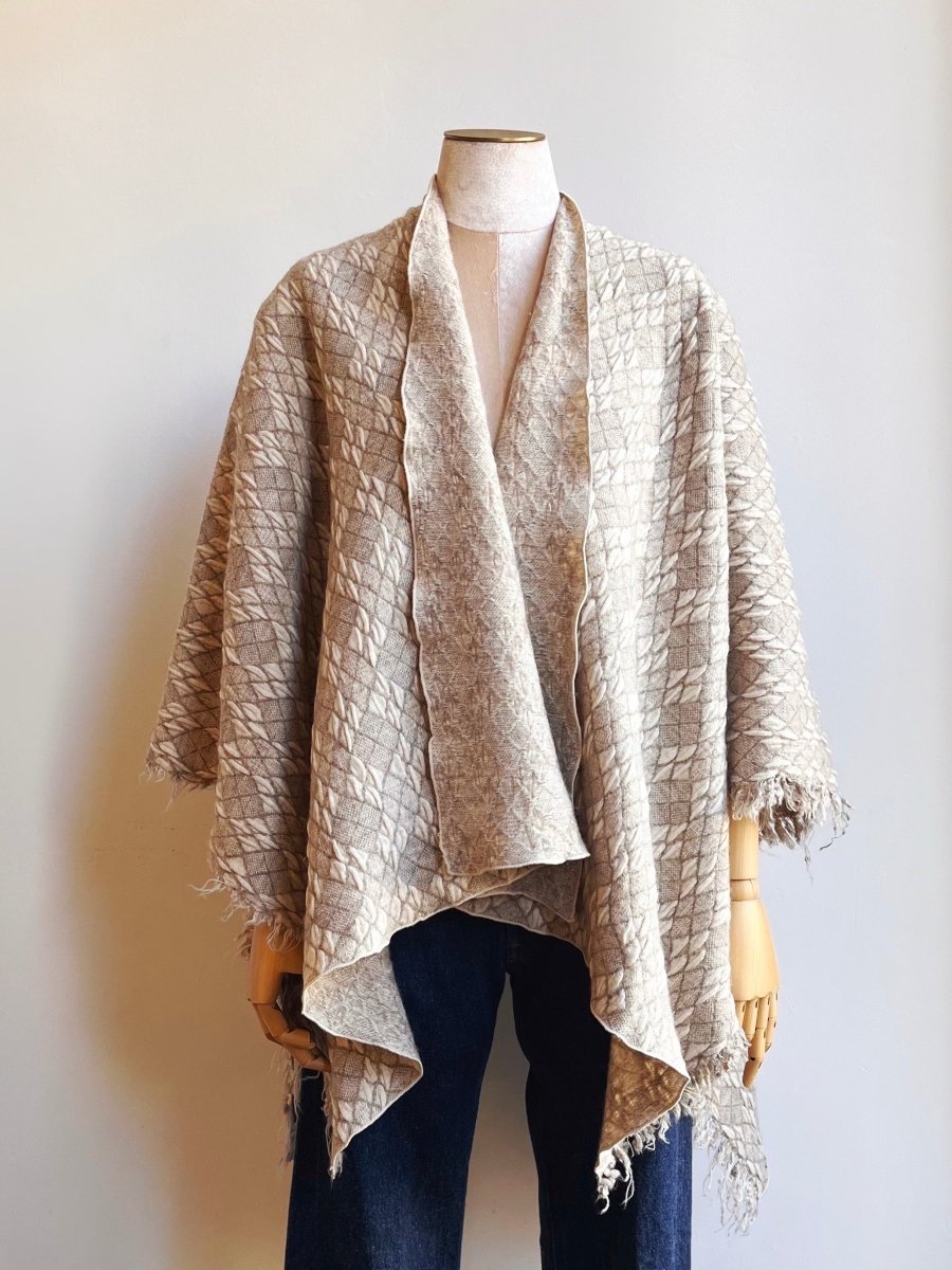Cream Textured Diamond Weave Zero-Waste Reversible Cape – Made X Hudson